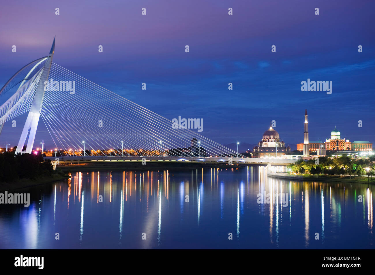 Seri Wawasan Bridge, Putra Mosque, Putrajaya, Malaysia, Southeast Asia ...