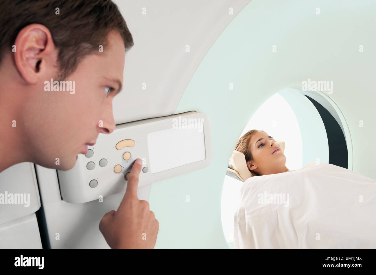 Face scan machine hi-res stock photography and images - Alamy