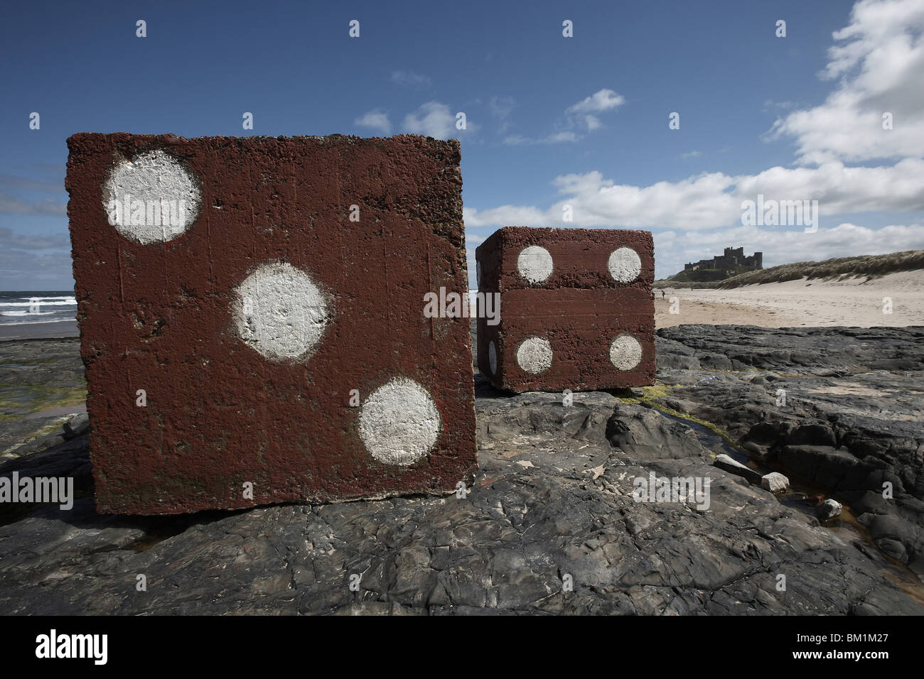 Two giant concrete blocks hi-res stock photography and images - Alamy