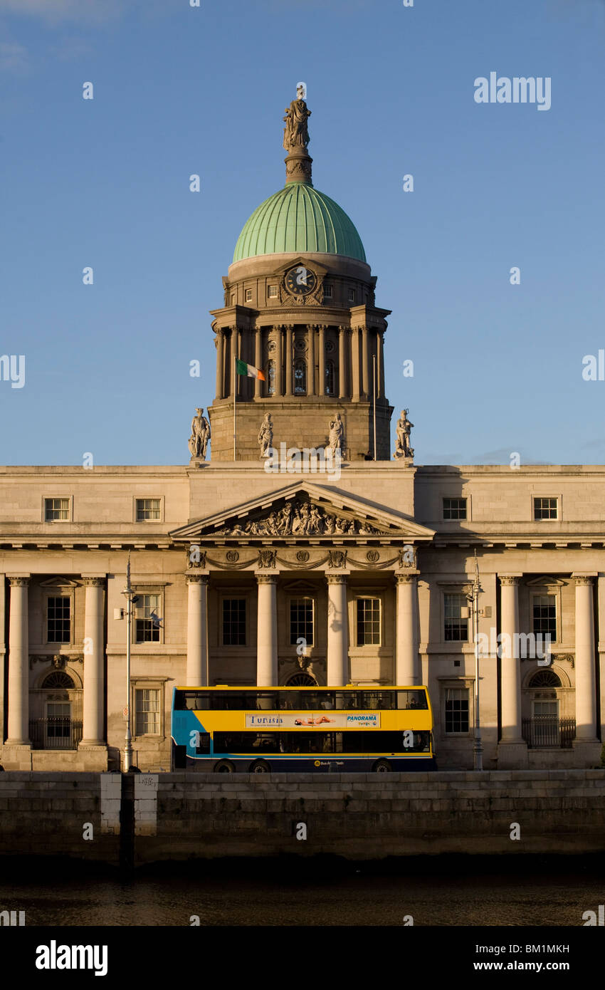 Custom House Quay, Dublin, Republic of Ireland, Europe Stock Photo - Alamy
