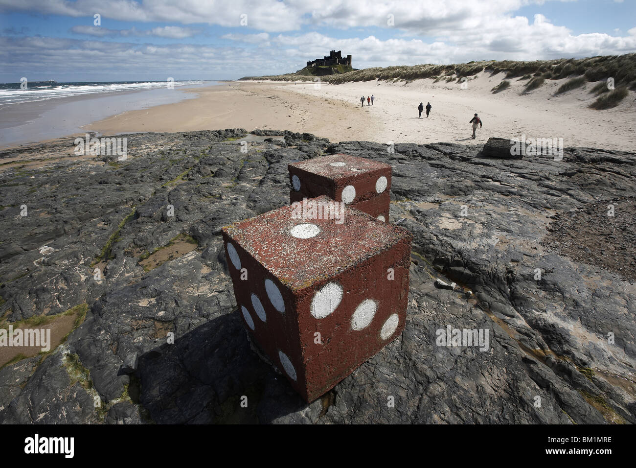 Two giant concrete blocks hi-res stock photography and images - Alamy