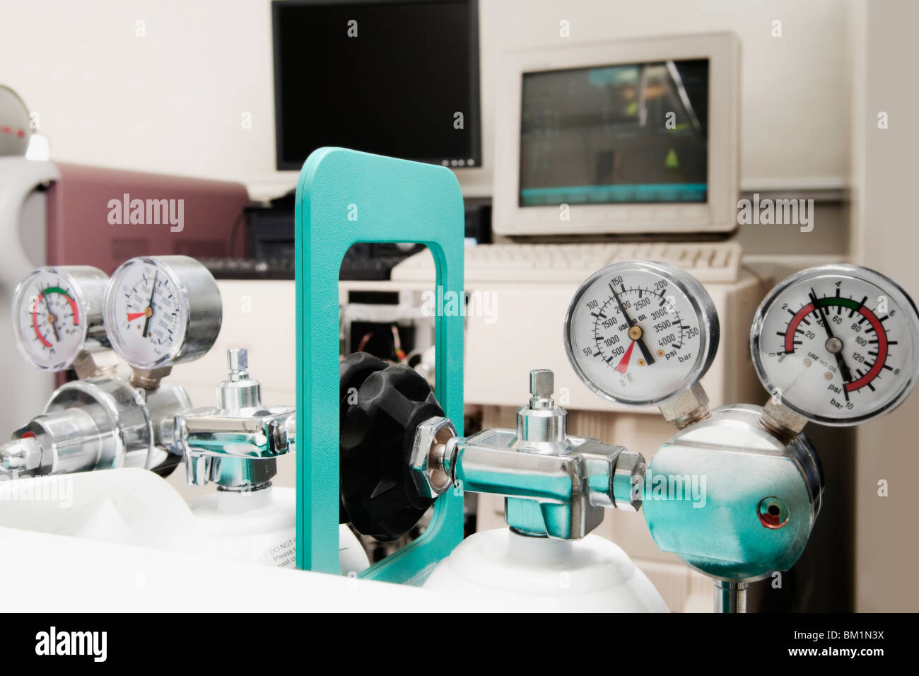 Medical gas equipment hi-res stock photography and images - Alamy