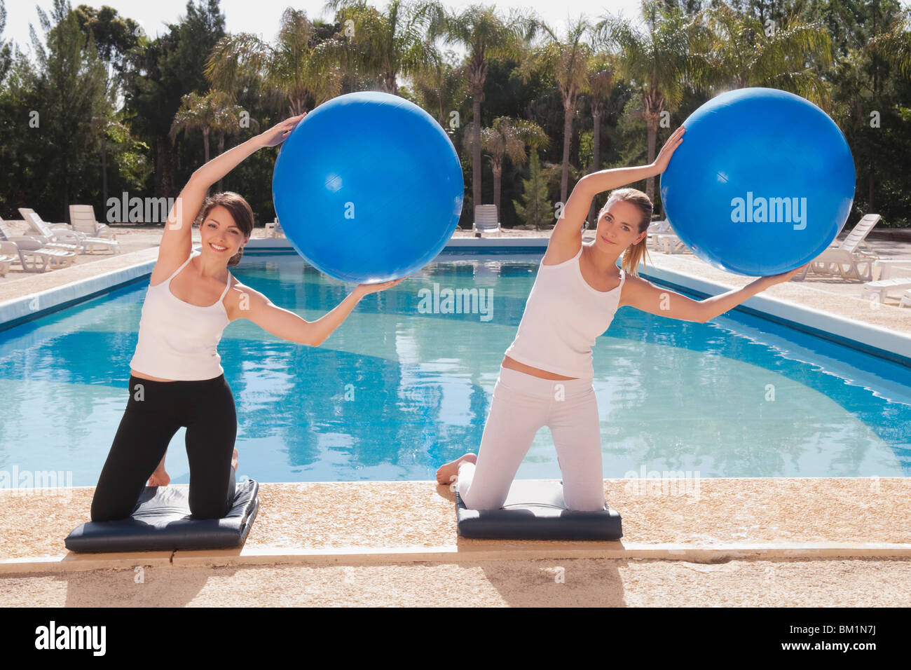25 blue balls hi-res stock photography and images - Alamy