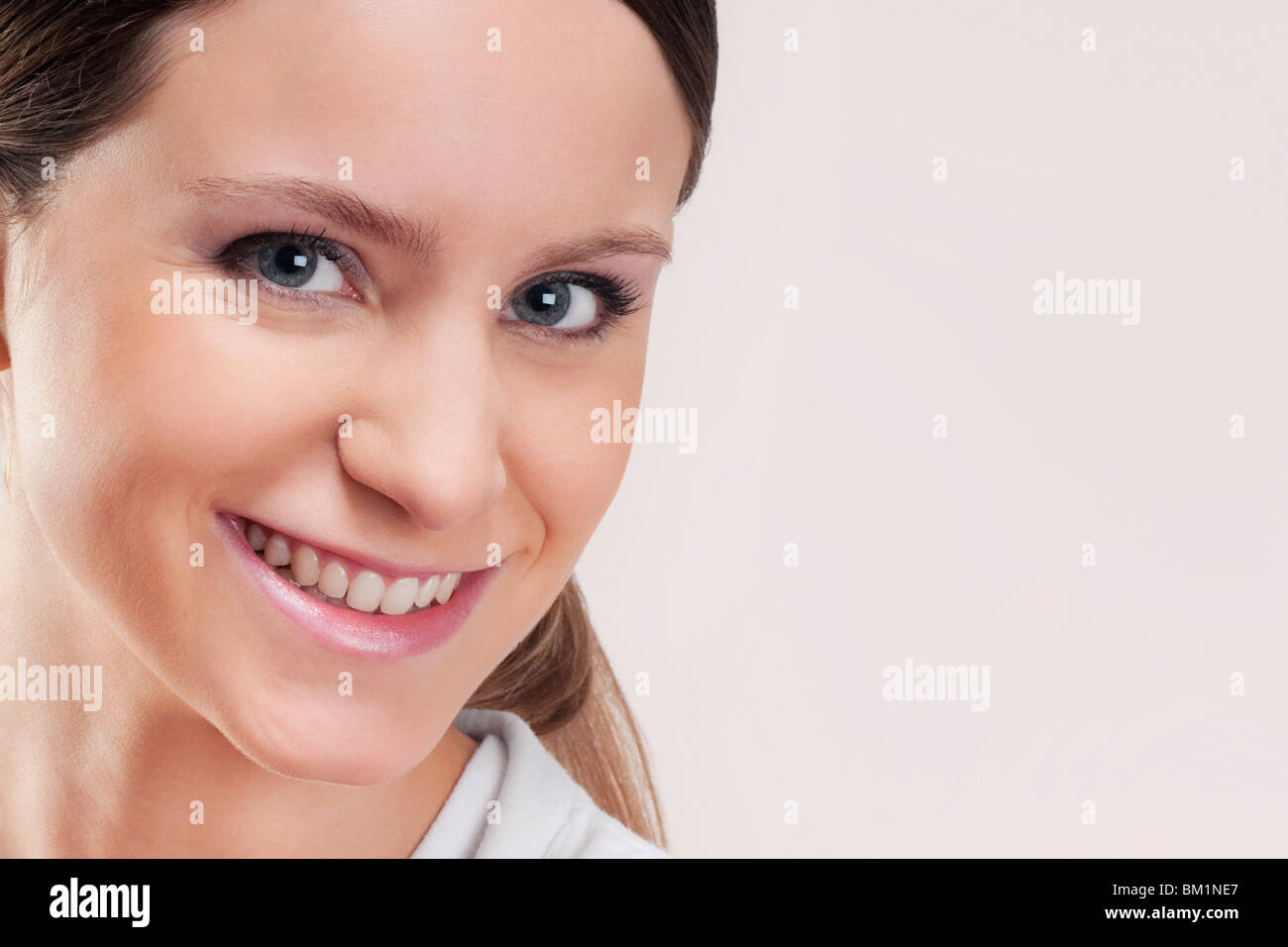 Portrait of a woman smiling Stock Photo - Alamy