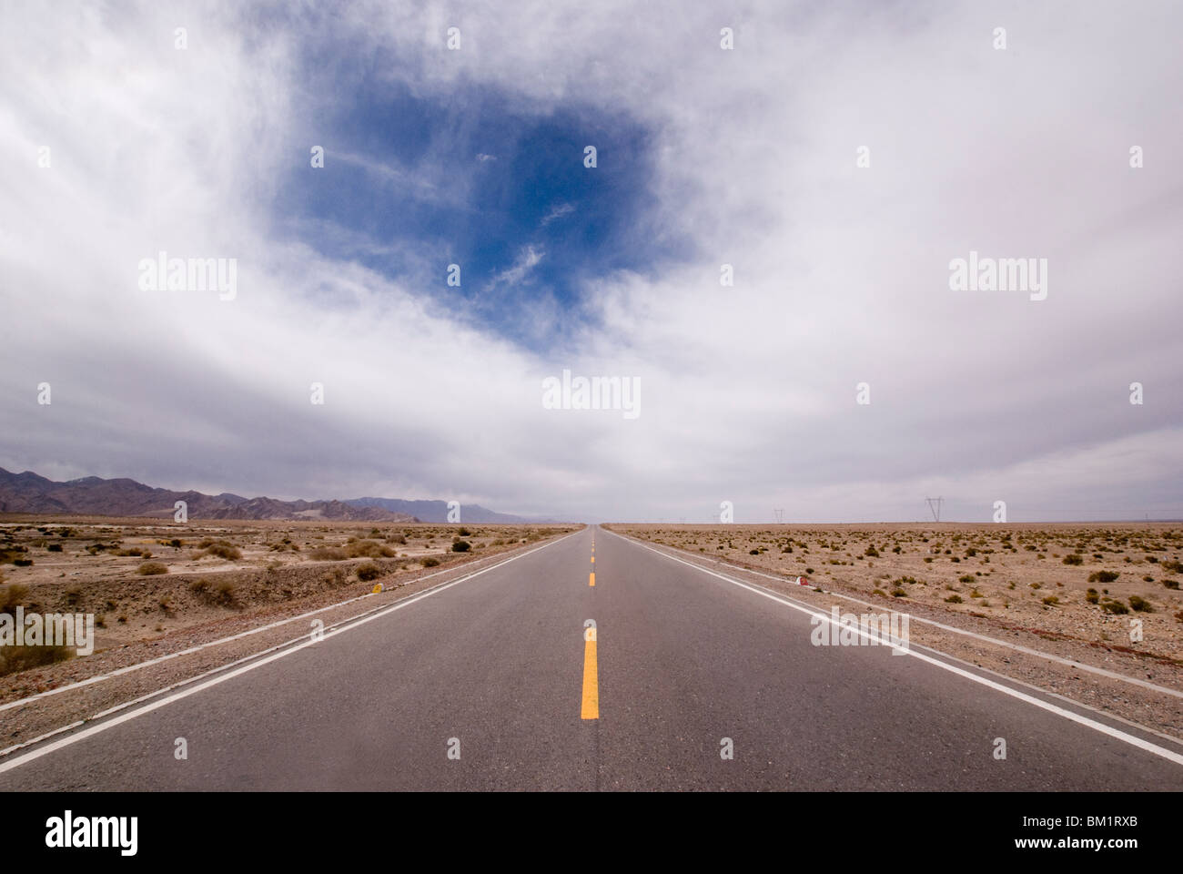 Desert freeway hi-res stock photography and images - Alamy