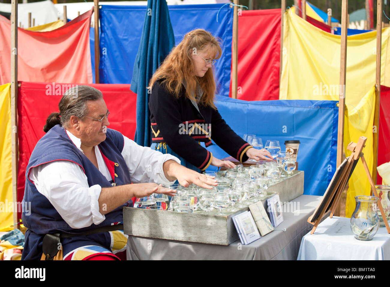 Medieval dressed man hi-res stock photography and images - Alamy