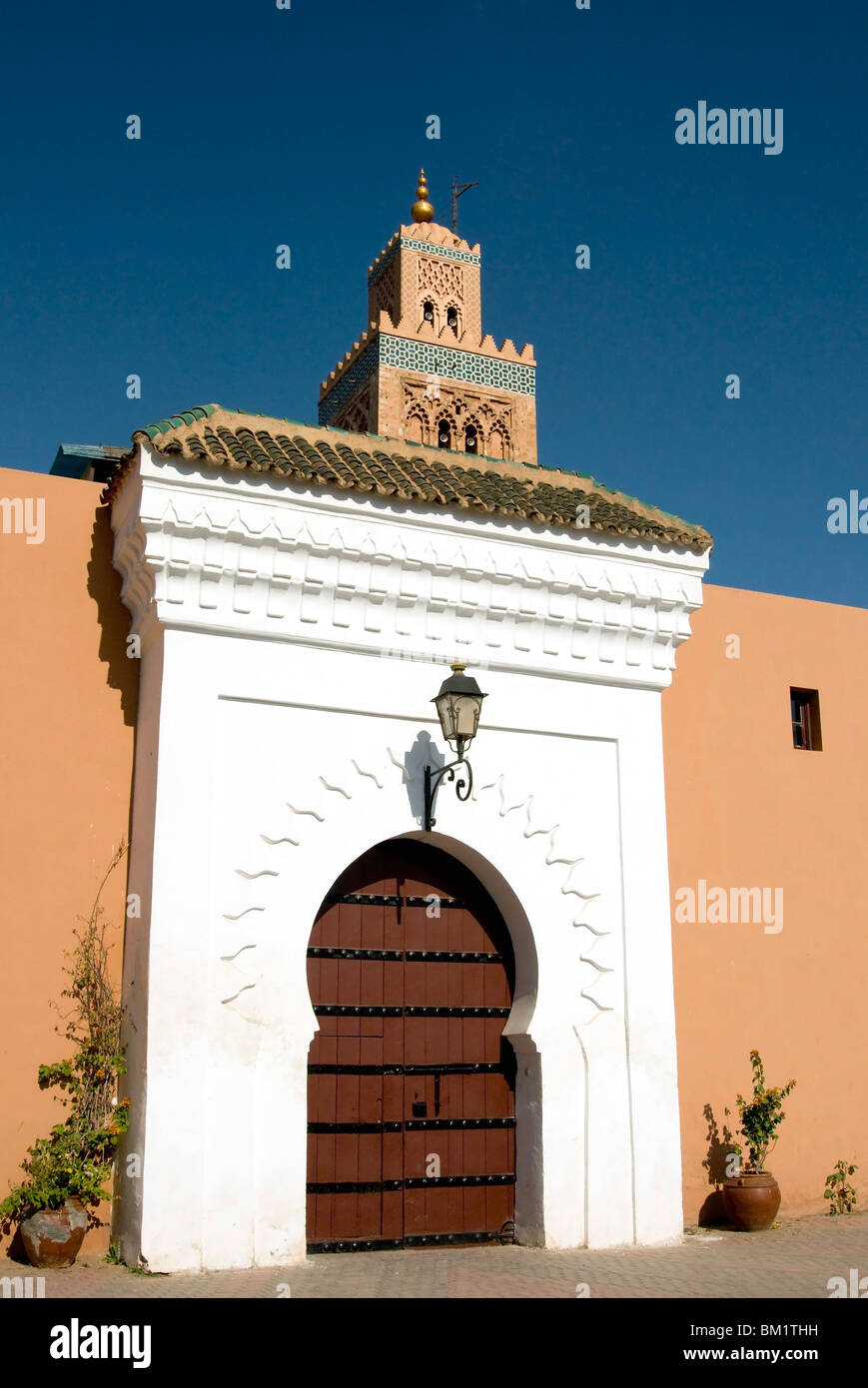 Mosque gate hi-res stock photography and images - Alamy