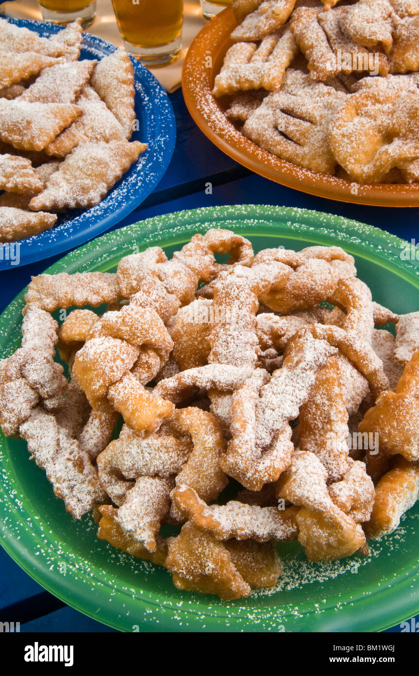 Crostoli (Grostoli) (Sweet fritters), Italian Carnival cakes, Veneto ...