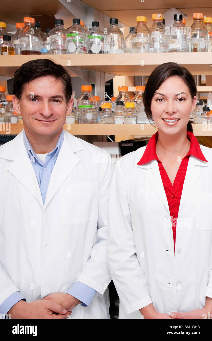Portrait of two doctors smiling in a laboratory Stock Photo - Alamy