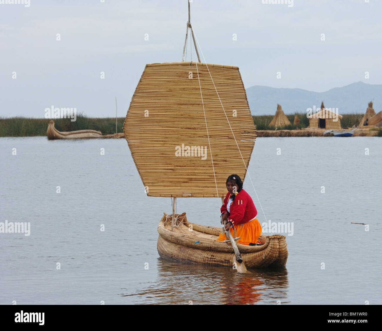 Lago titicaca indigenous rowing hi-res stock photography and images - Alamy