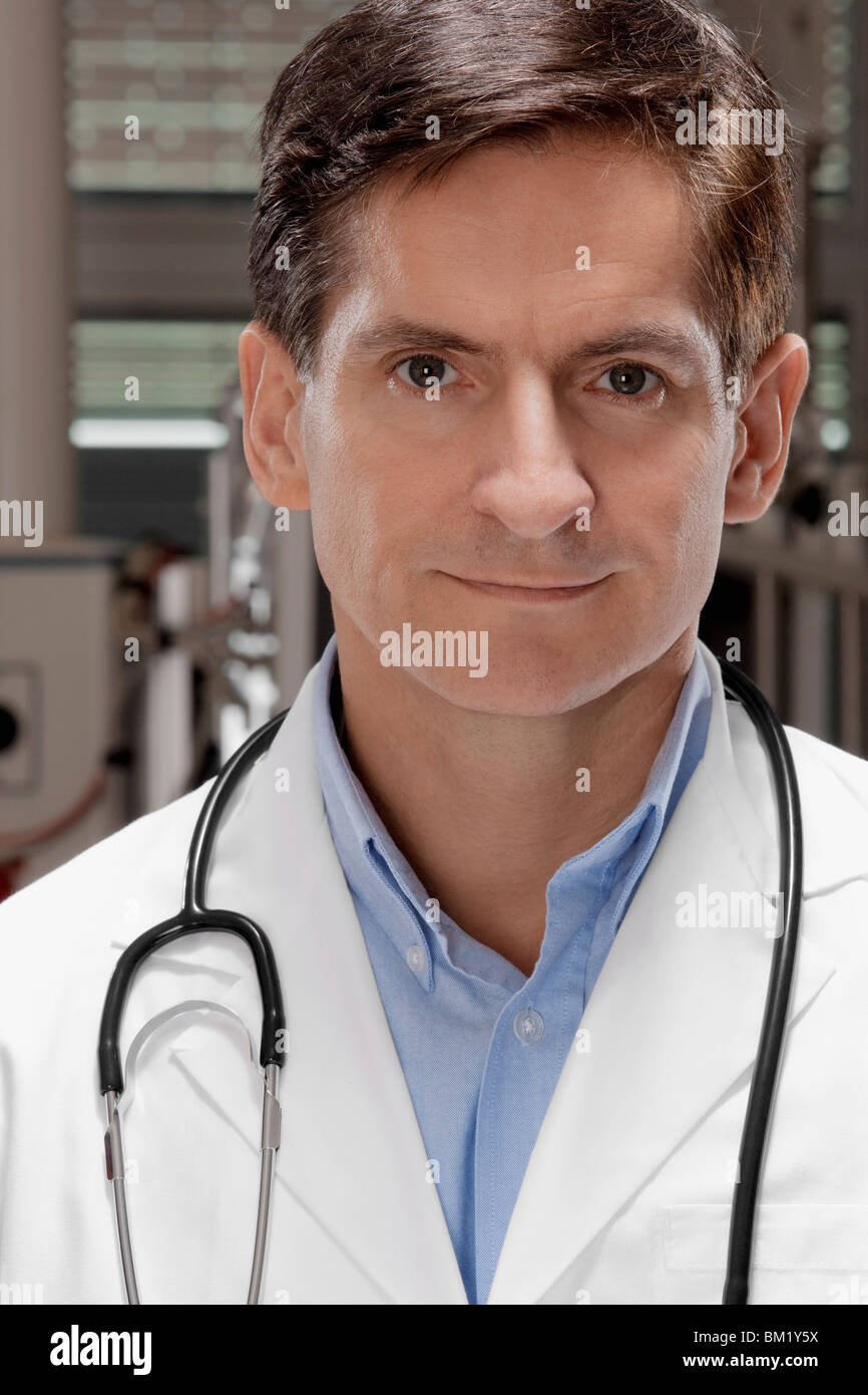 Portrait of a doctor Stock Photo - Alamy