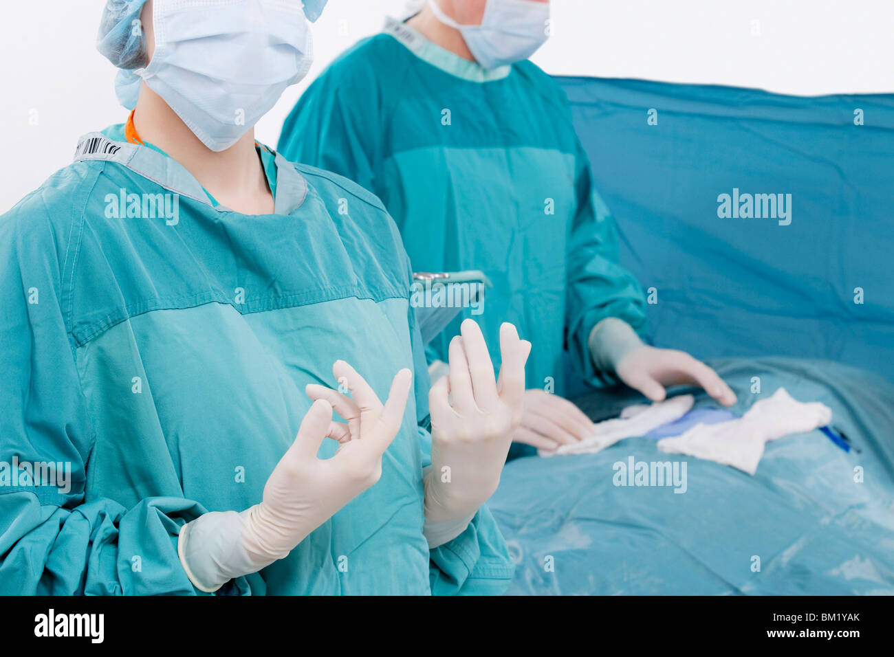 Surgeons operation screen hi-res stock photography and images - Alamy