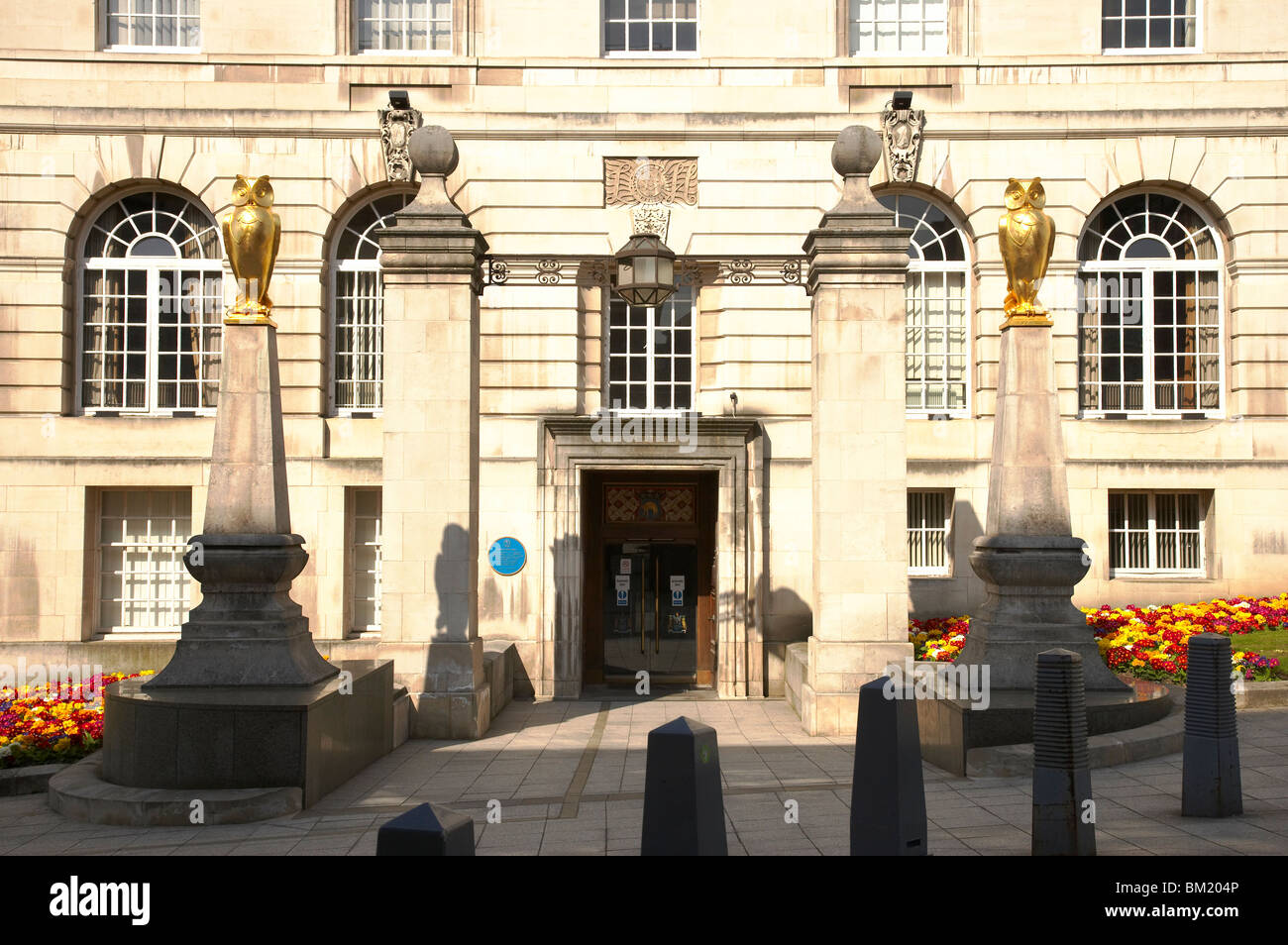 Entrance to Civic Hall in Leeds UK Stock Photo - Alamy