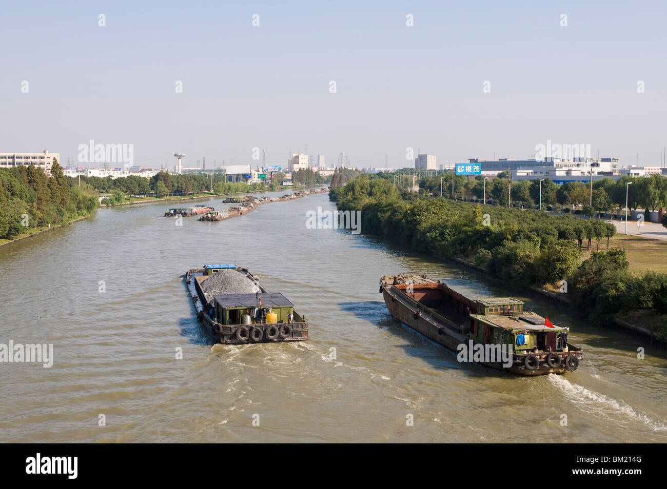 Barges on the Grand Canal, Suzhou, Jiangsu, China Stock Photo - Alamy