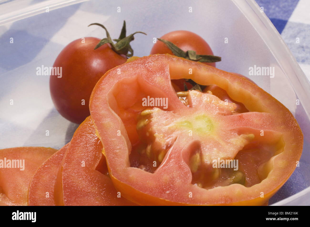 Tomato in a box hi-res stock photography and images - Alamy