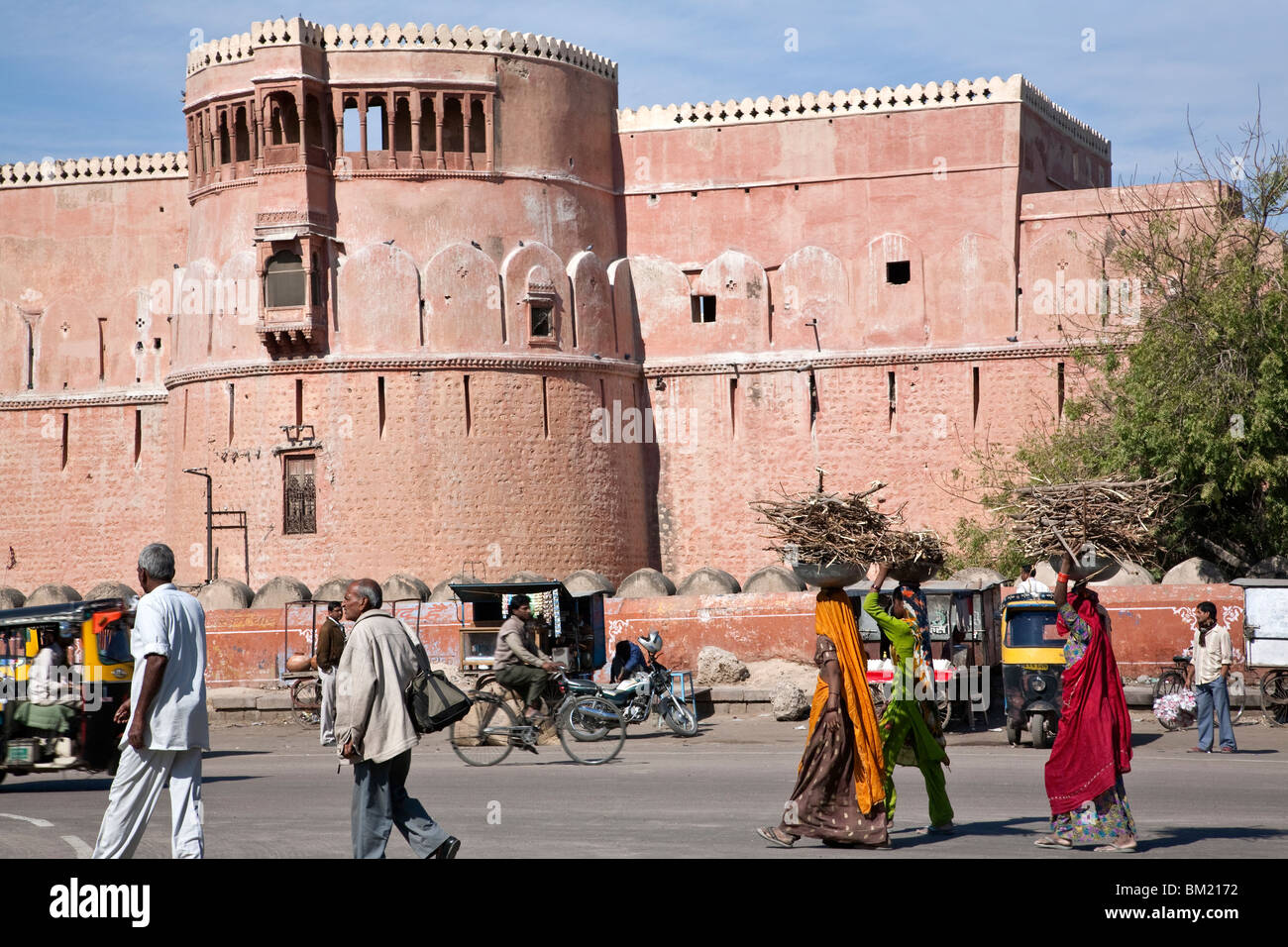 Women carrying piles of wood. Junagarh Fort. Bikaner. Rajasthan. India ...