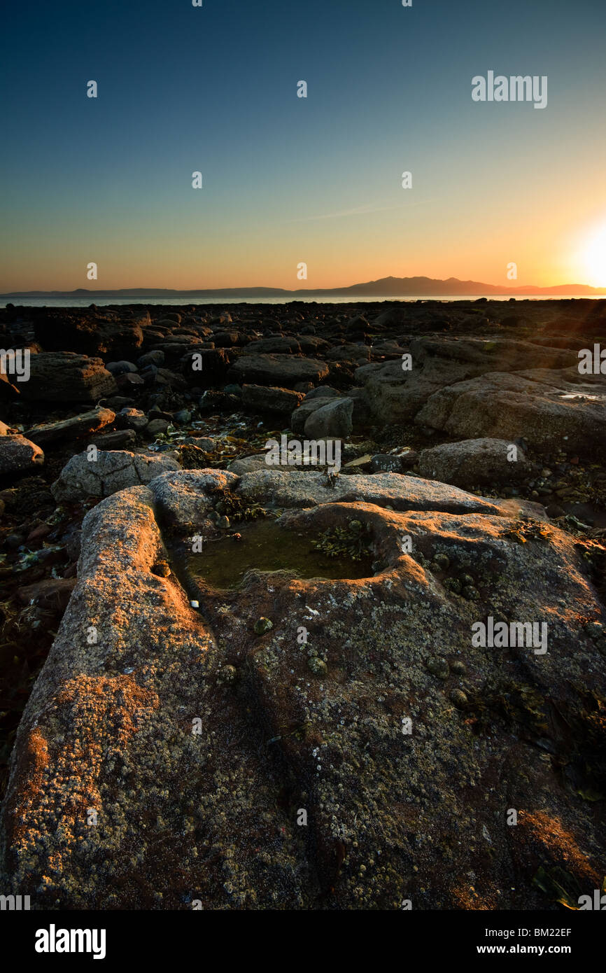 Sunset over Arran viewed from Ardrossan beach Stock Photo - Alamy