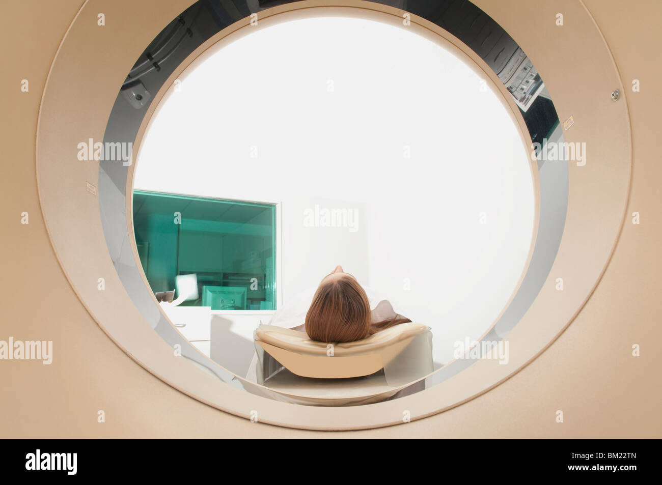 Mri scan machine patient hi-res stock photography and images - Alamy