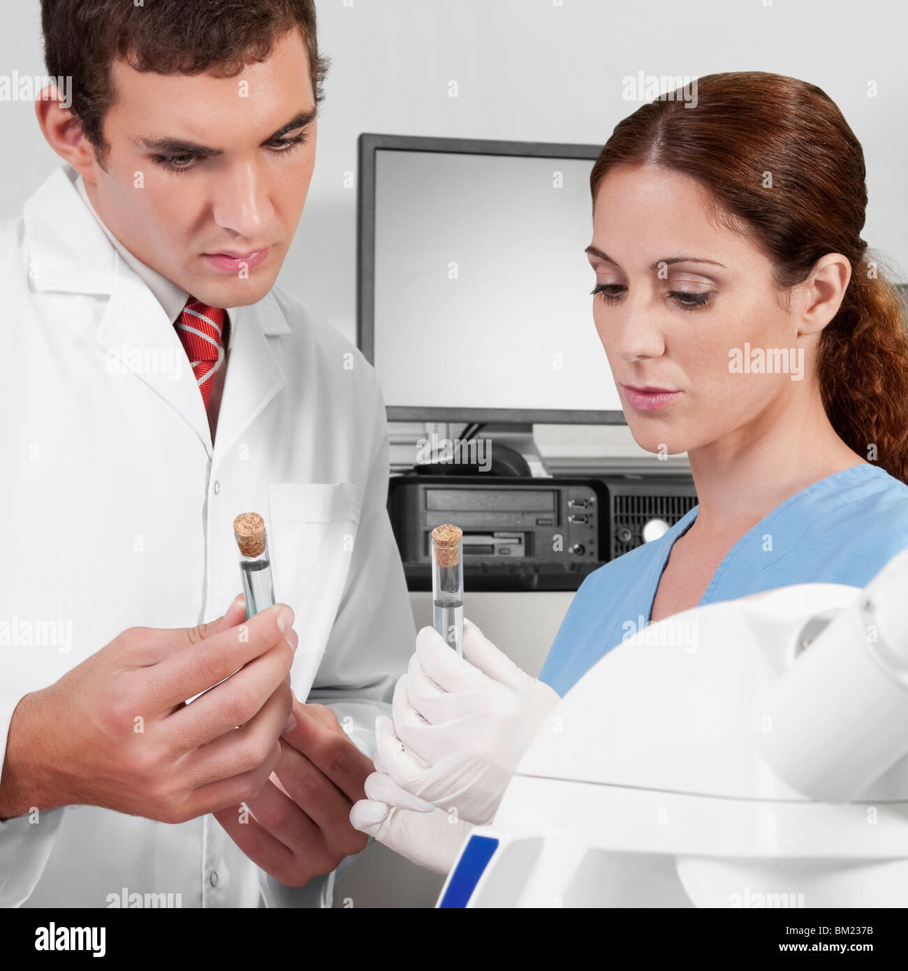 Human hair sample lab hi-res stock photography and images - Alamy