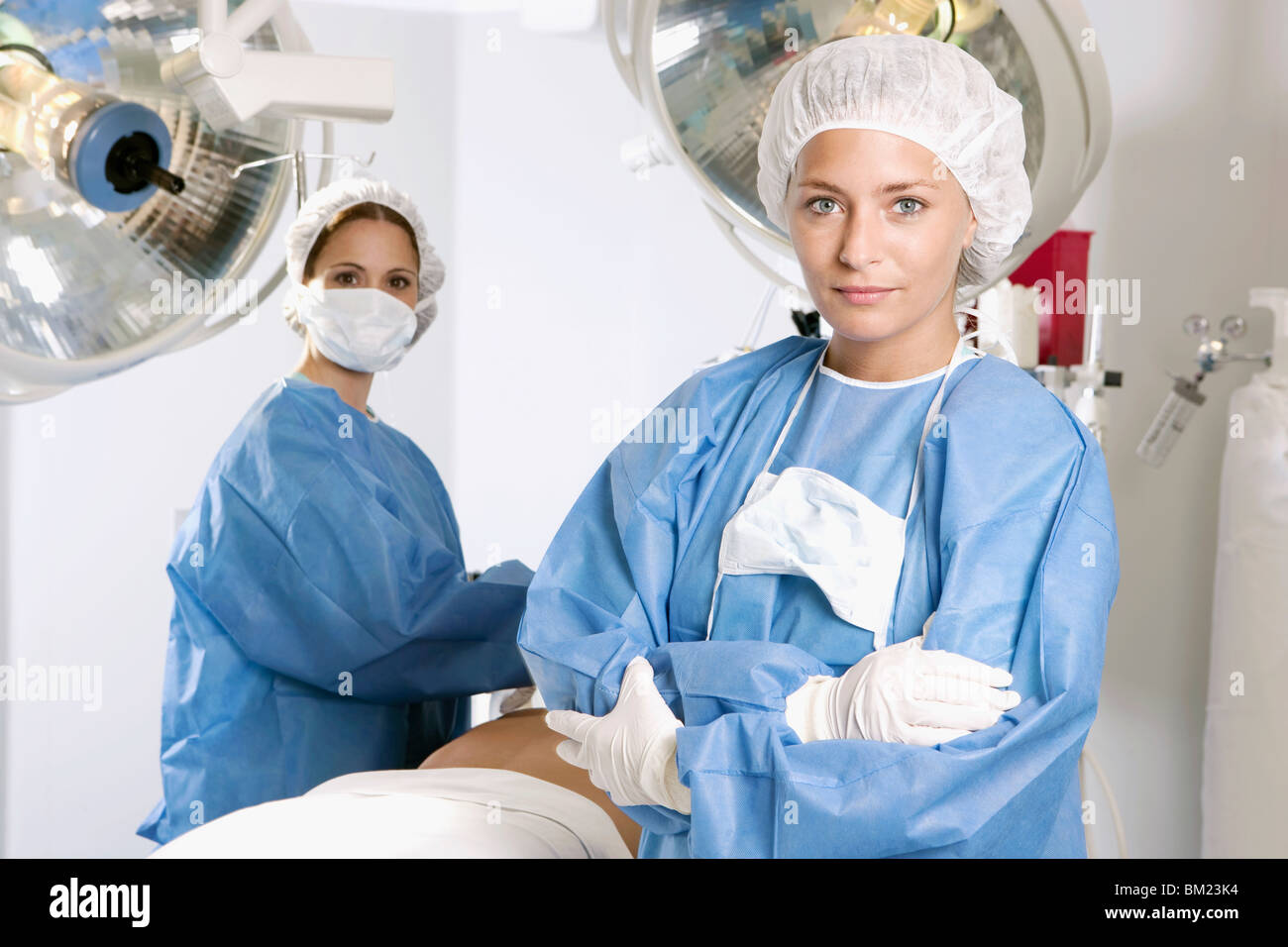Female patient lying in operating hi-res stock photography and images ...