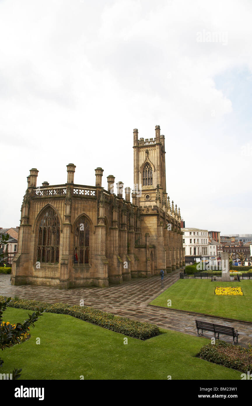 St lukes church liverpool hi-res stock photography and images - Alamy