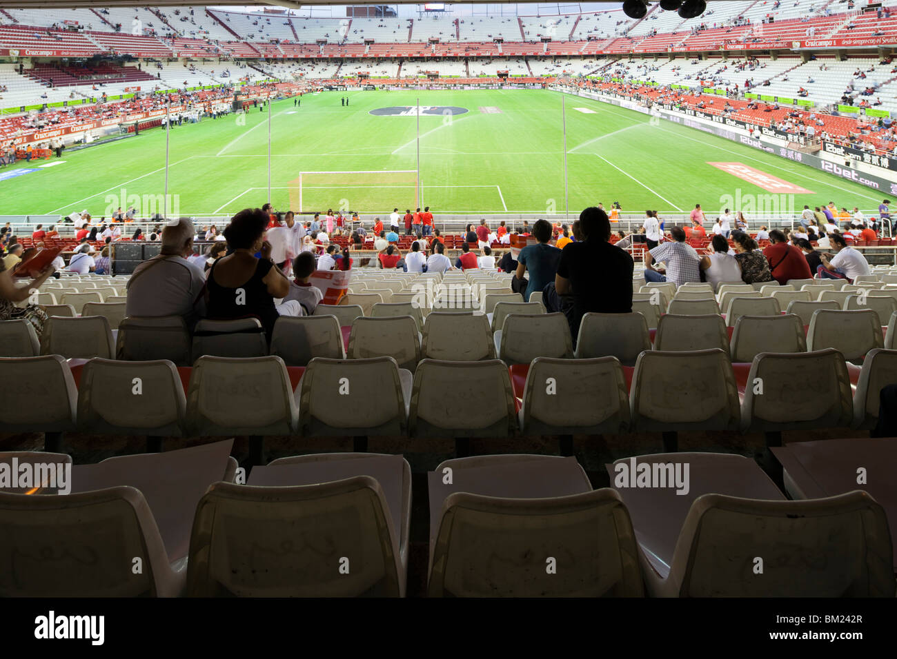 Ramon sanchez pizjuan stadium seville hi-res stock photography and ...