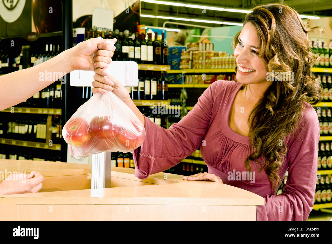 Grocery Clerk High Resolution Stock Photography and Images - Alamy