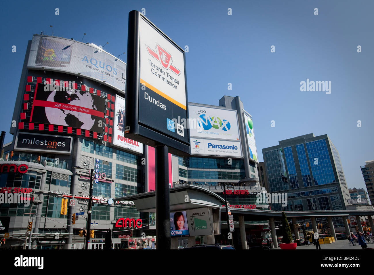 Advertisement boards hi-res stock photography and images - Alamy