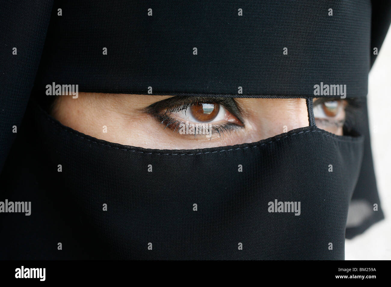 Woman wearing veil on hi-res stock photography and images - Alamy