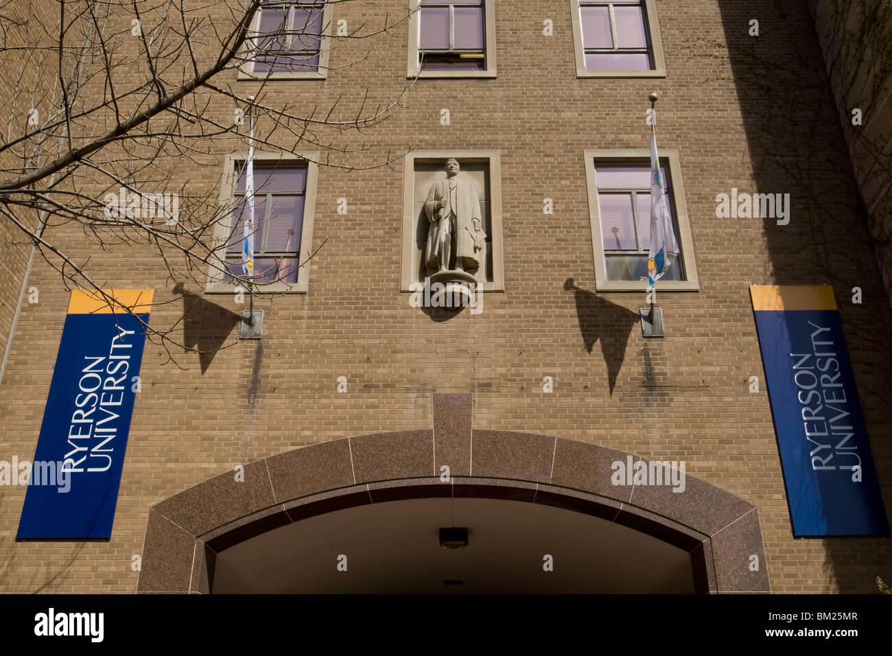 Toronto ryerson university school campus hi-res stock photography and ...