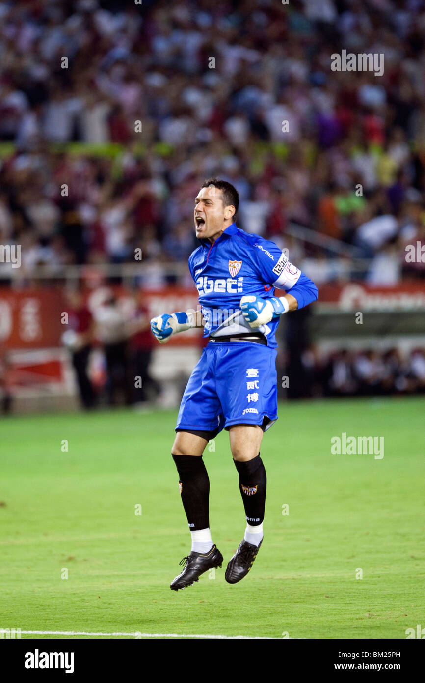 Sevilla FC goalkeeper, Andres Palop, celebrates a goal Stock Photo - Alamy