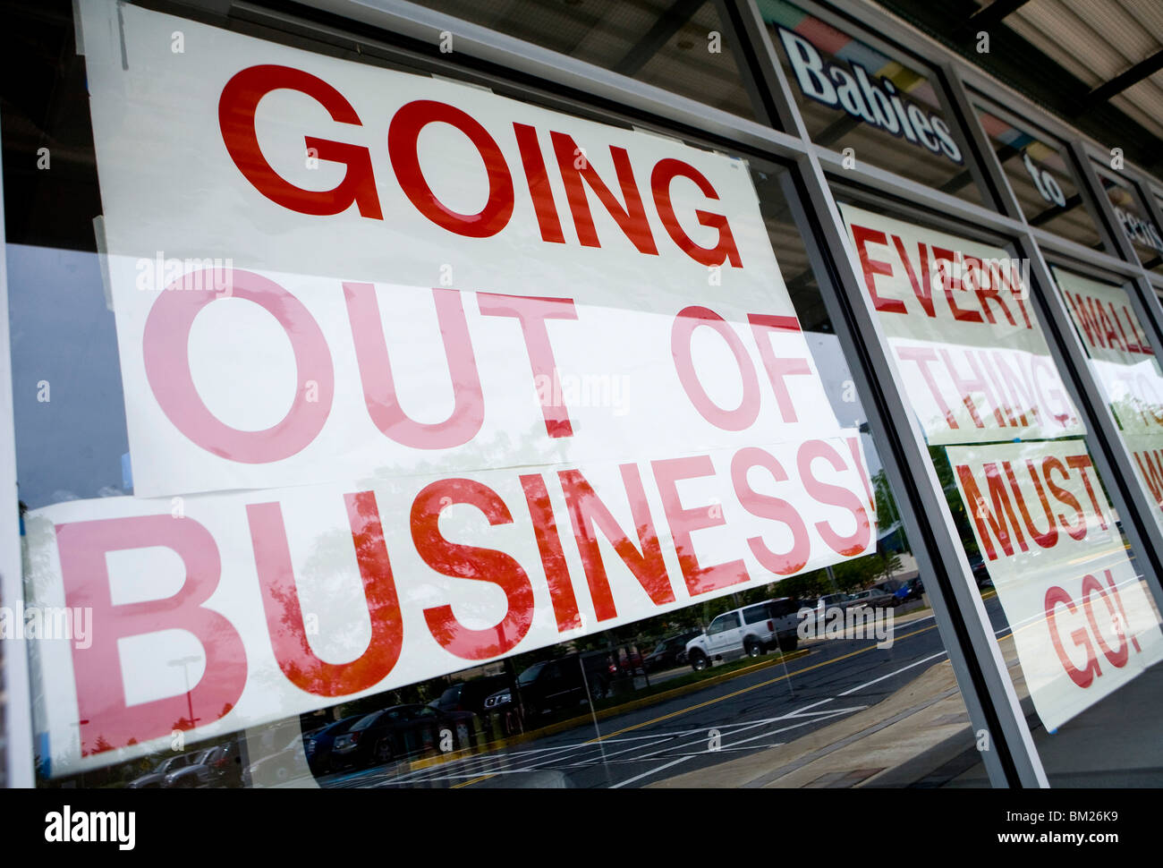 Signs of going out of business hi-res stock photography and images - Alamy