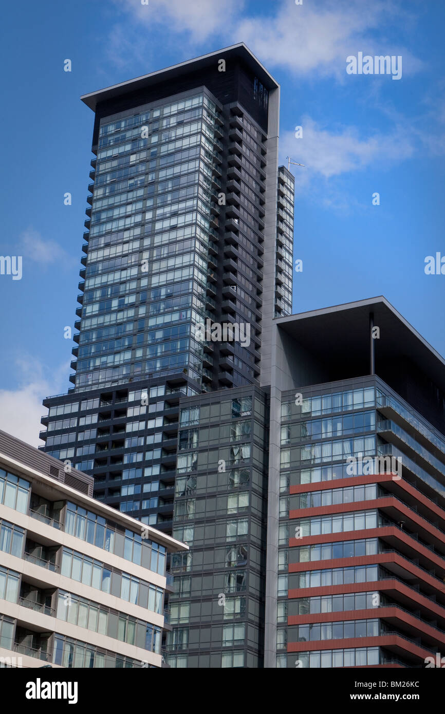 The waterfront of high rise building hi-res stock photography and ...