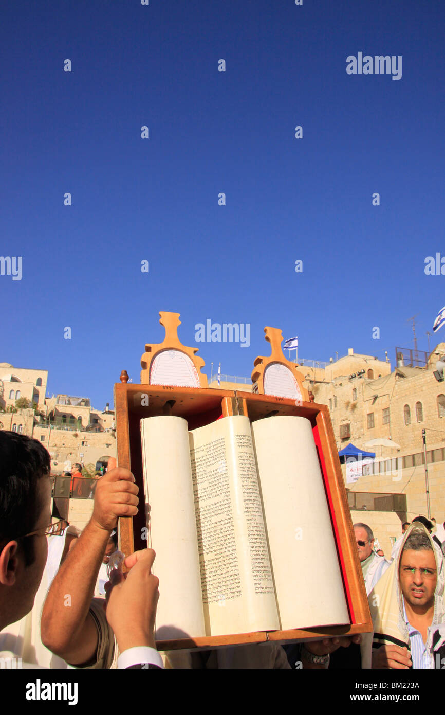 Blessing torah hi-res stock photography and images - Alamy