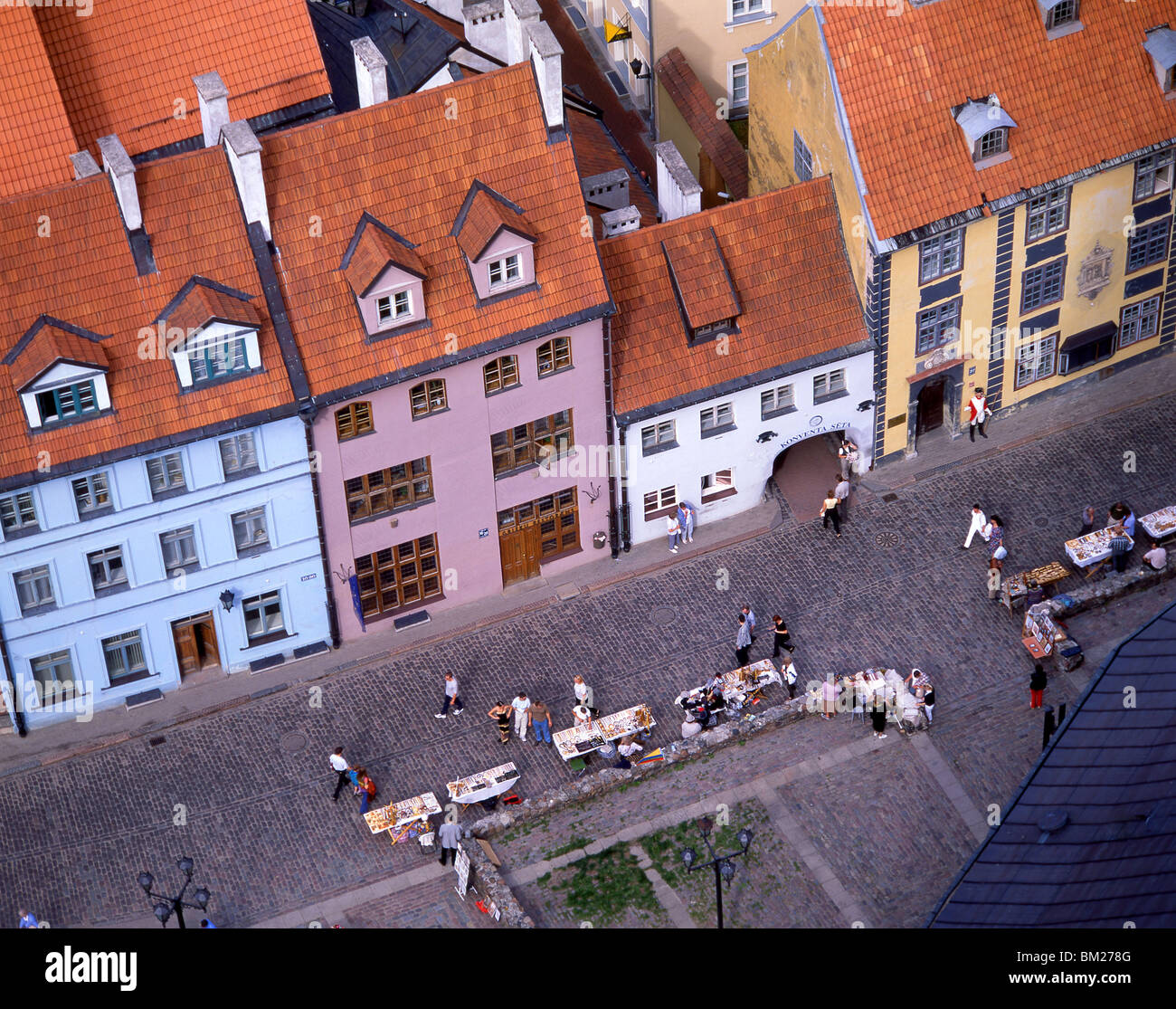 Old Town showing street market, Riga, Riga Region, Republic of Latvia ...