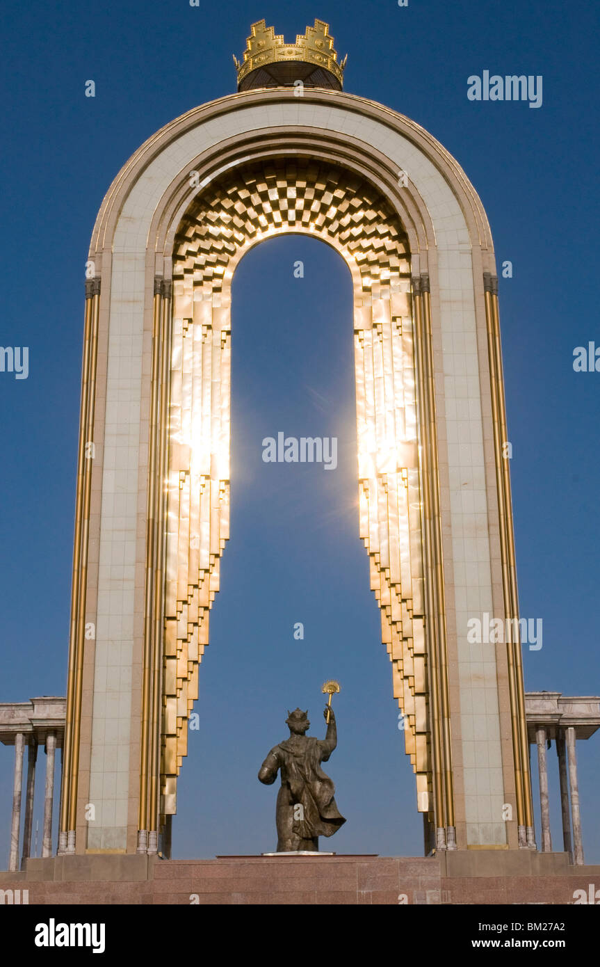 Ismoili somoni statue hi-res stock photography and images - Alamy