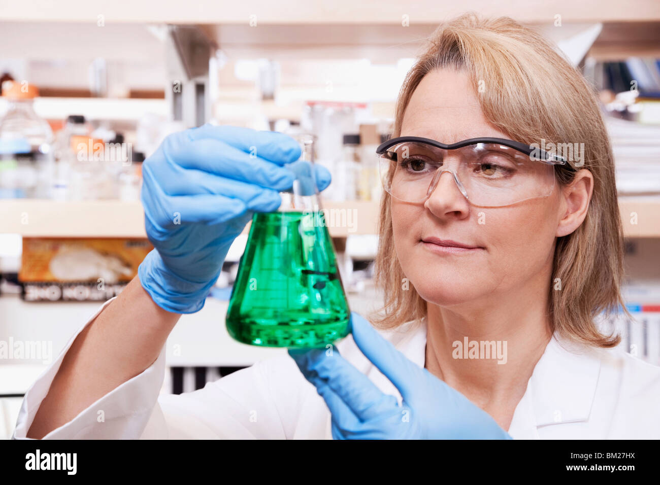 Conical flask with green liquid hi-res stock photography and images - Alamy