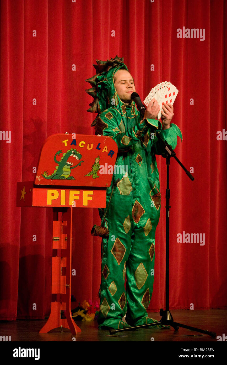Magic act hi-res stock photography and images - Alamy