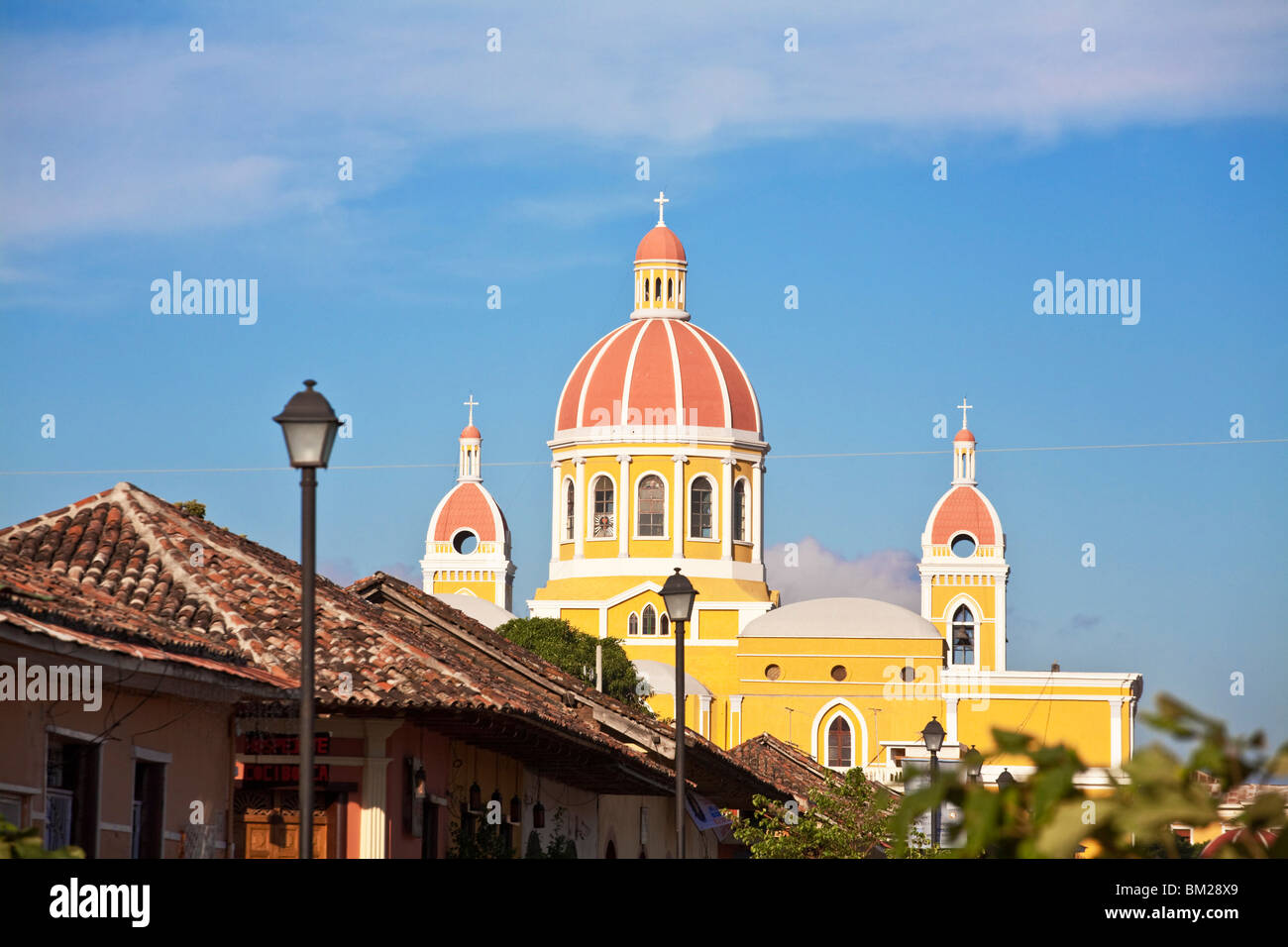 Cathedral calle la calzada hi-res stock photography and images - Alamy