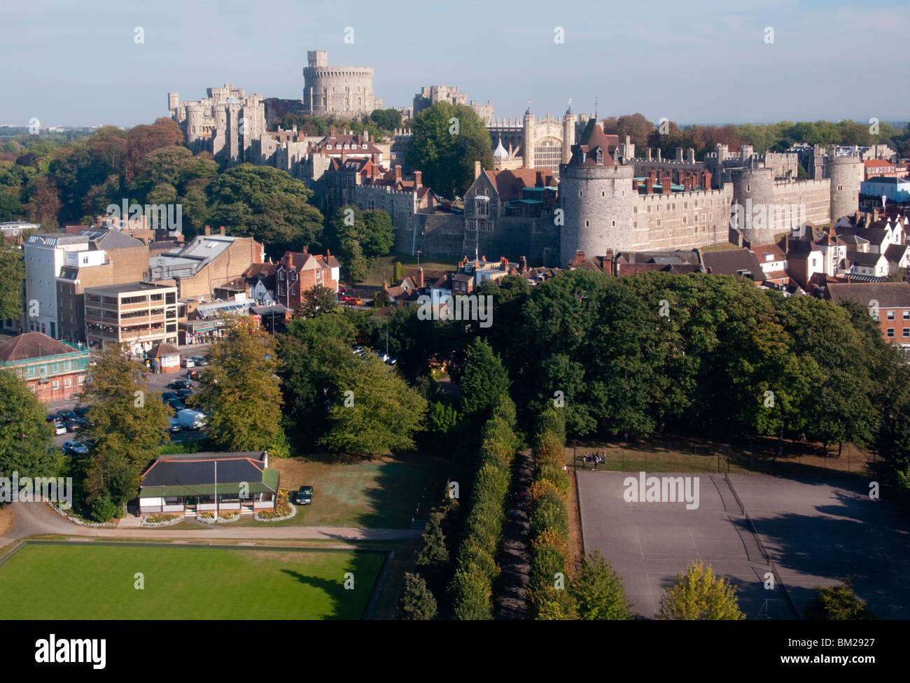 Windsor castle exterior high view hi-res stock photography and images ...