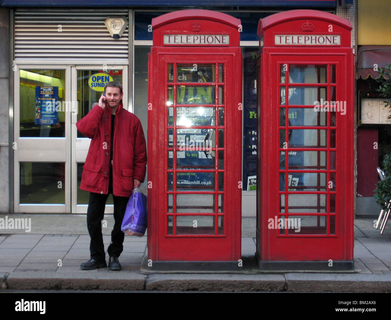 Two Telephone Booths High Resolution Stock Photography and Images - Alamy