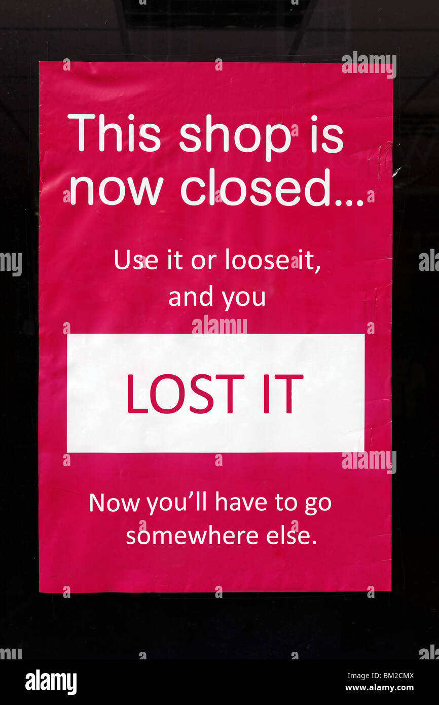 This Shop is Now Closed Sign Stock Photo - Alamy