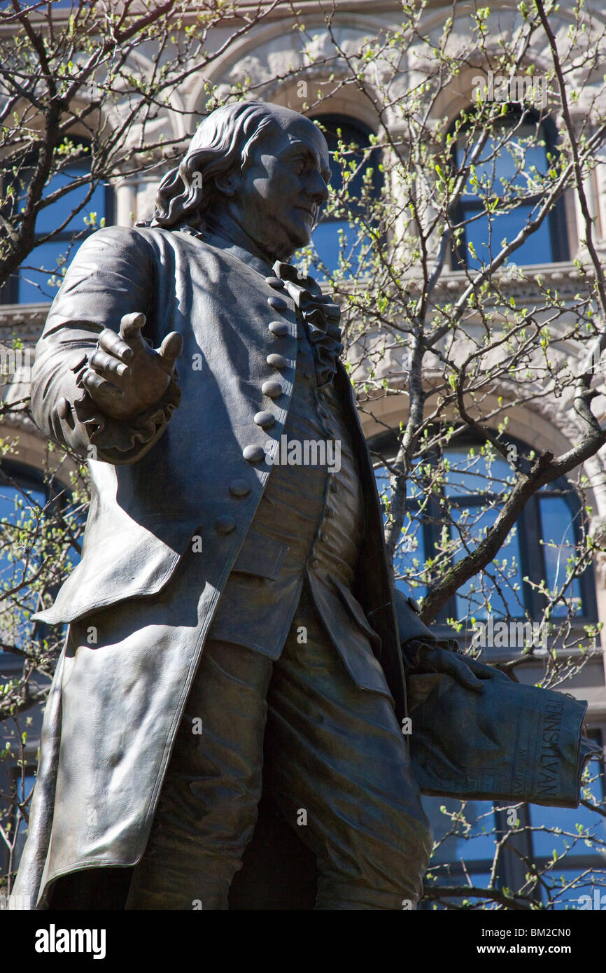 Benjamin franklin sculpture hi-res stock photography and images - Alamy