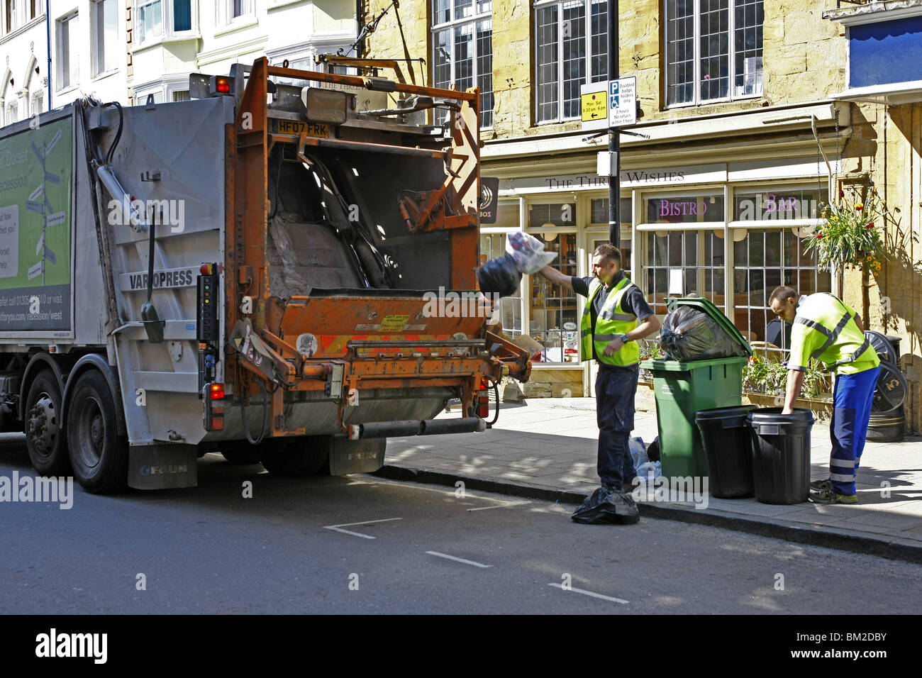 Dustbin Job Profession High Resolution Stock Photography and Images - Alamy