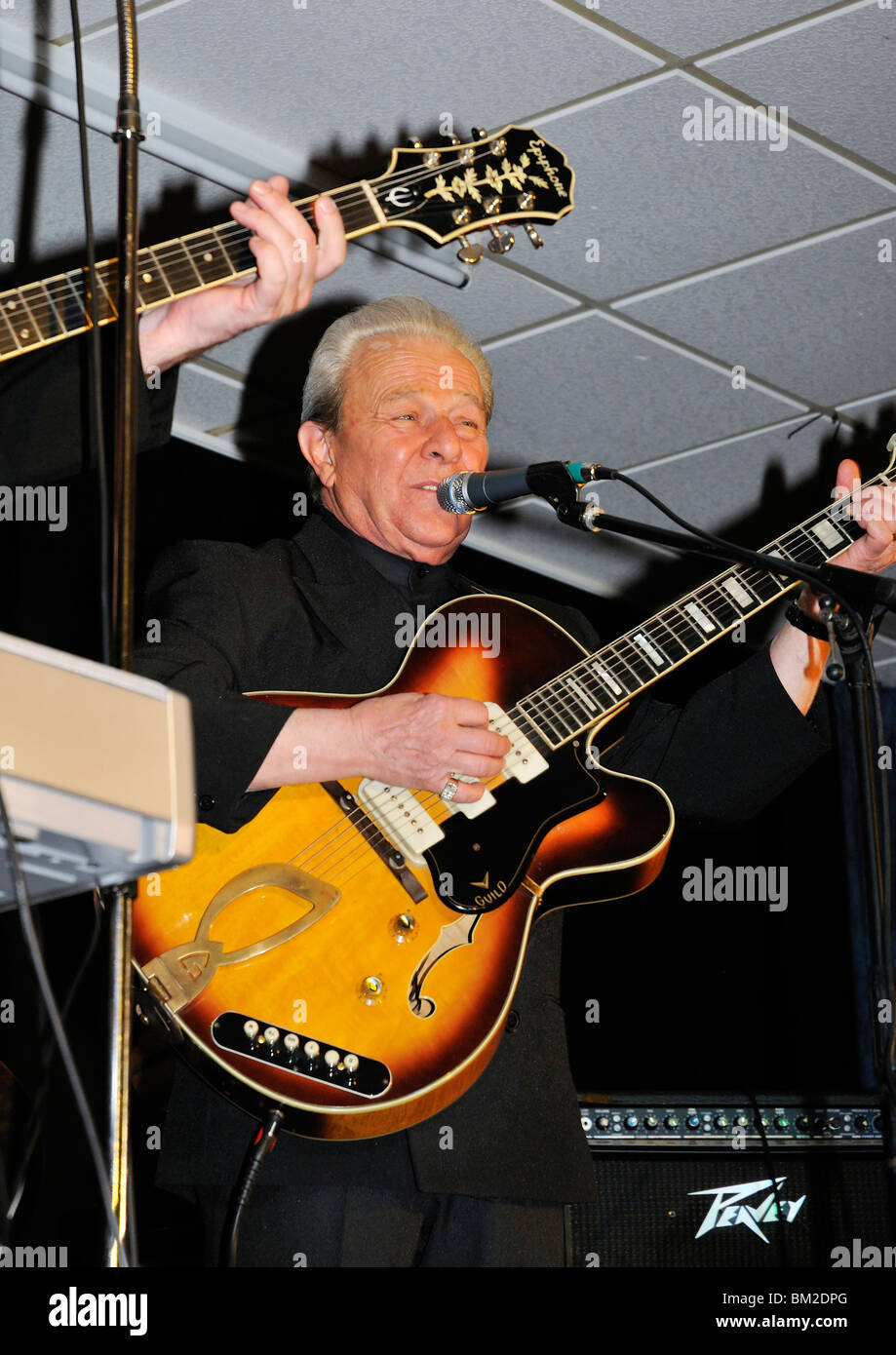 Charlie Gracie at The BAWA club, Bristol 25/04/2010 Stock Photo - Alamy