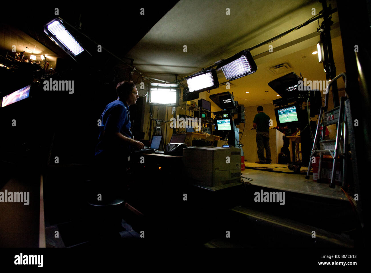 Teleprompter hi-res stock photography and images - Alamy