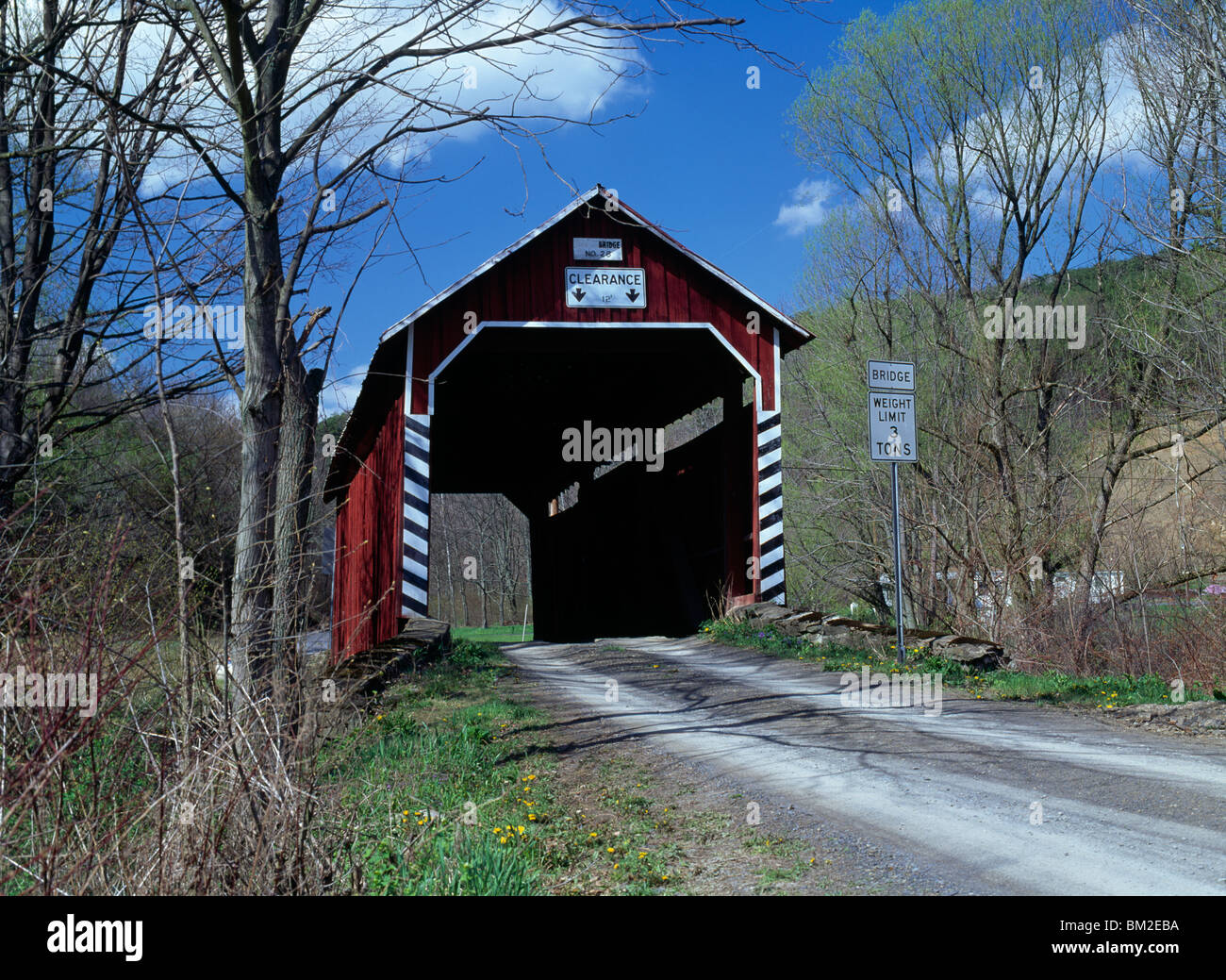 Day covered bridge in pennsylvania hi-res stock photography and images ...