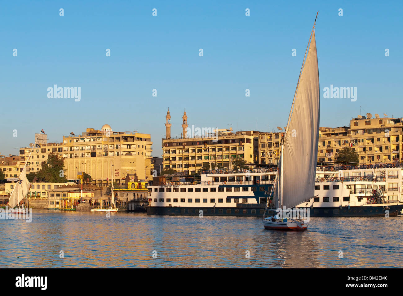 Feluccas sailing boats on nile river hi-res stock photography and ...