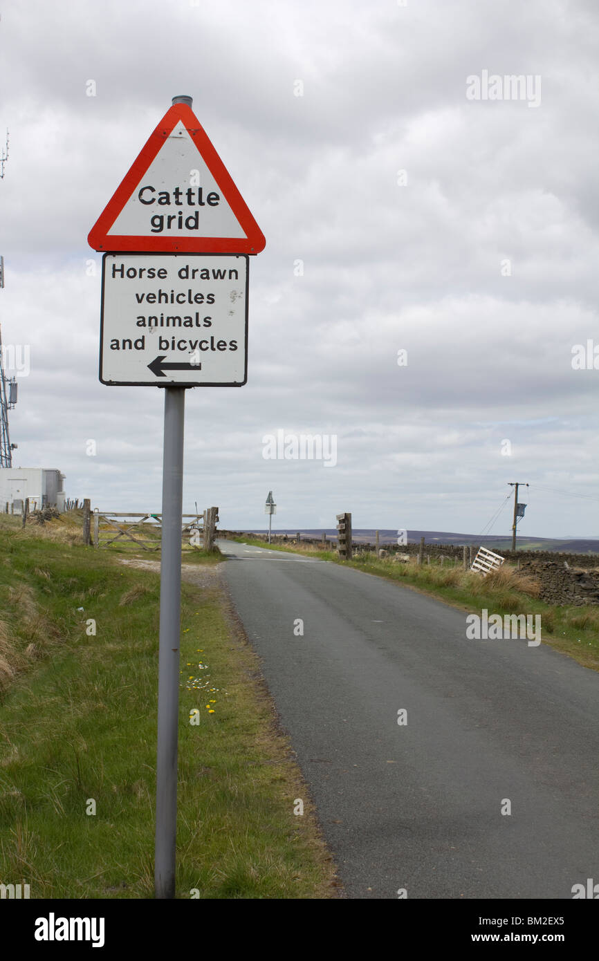 Cattle grid sign hi-res stock photography and images - Alamy