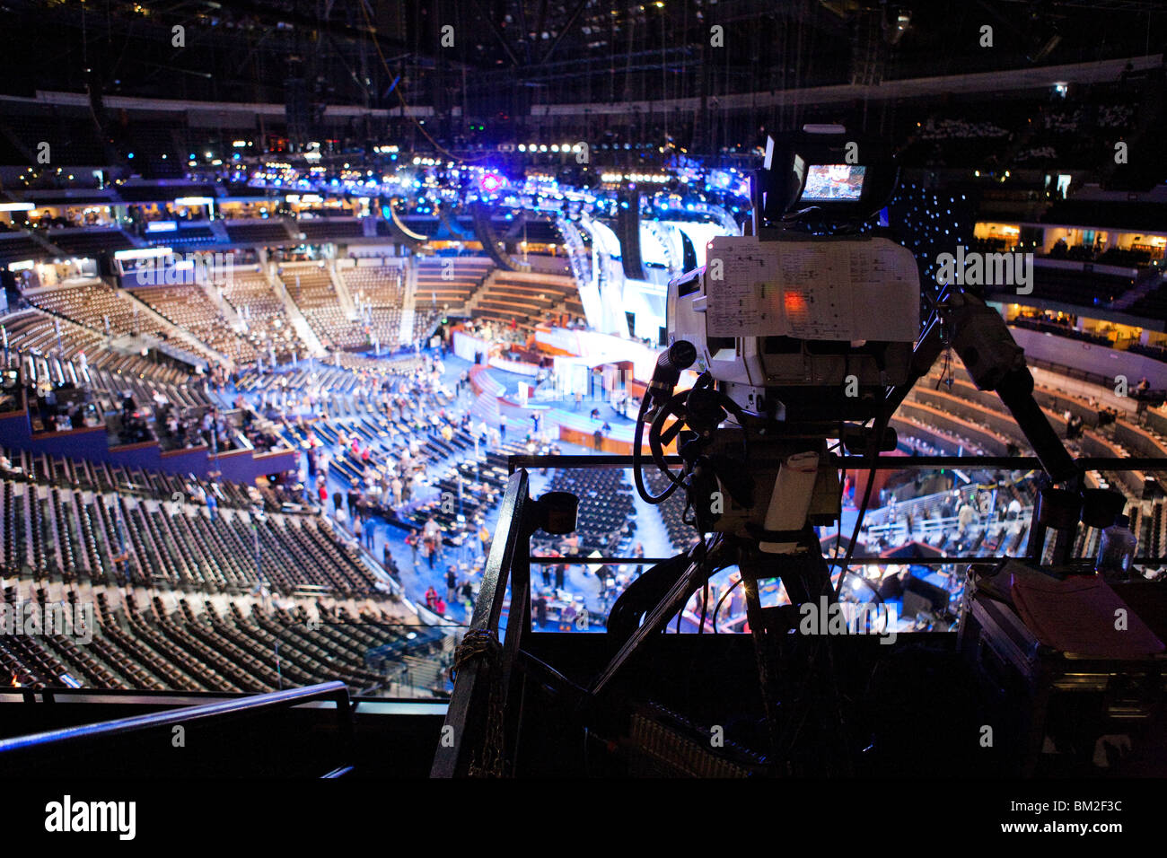 Tv cameraman on stage hi-res stock photography and images - Alamy